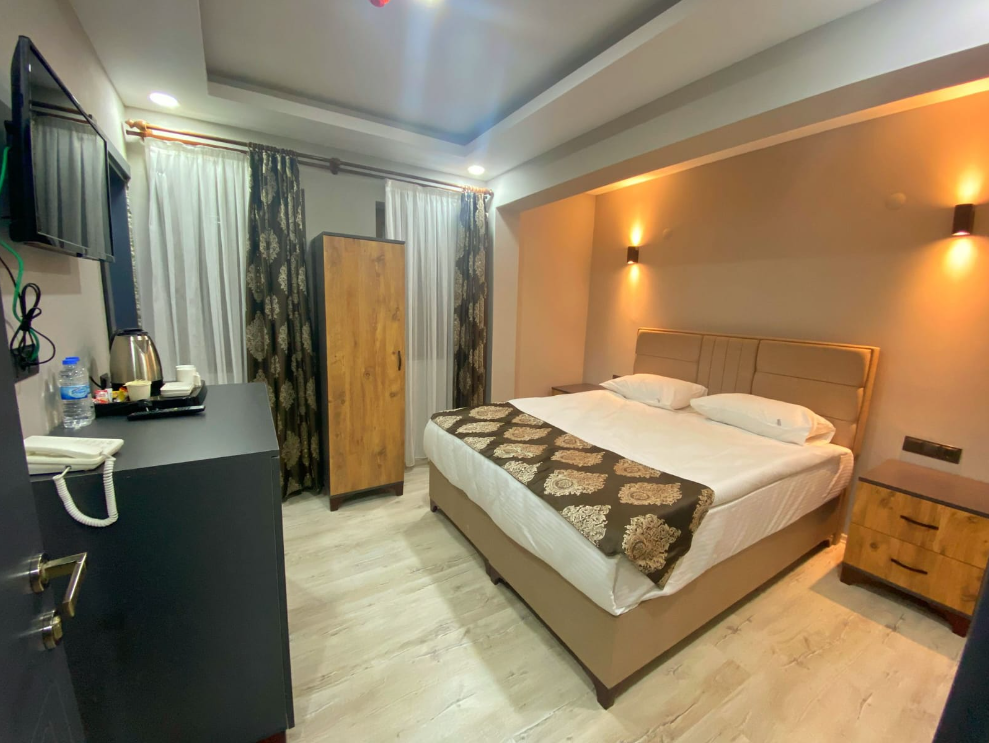 Whitestone Hotel